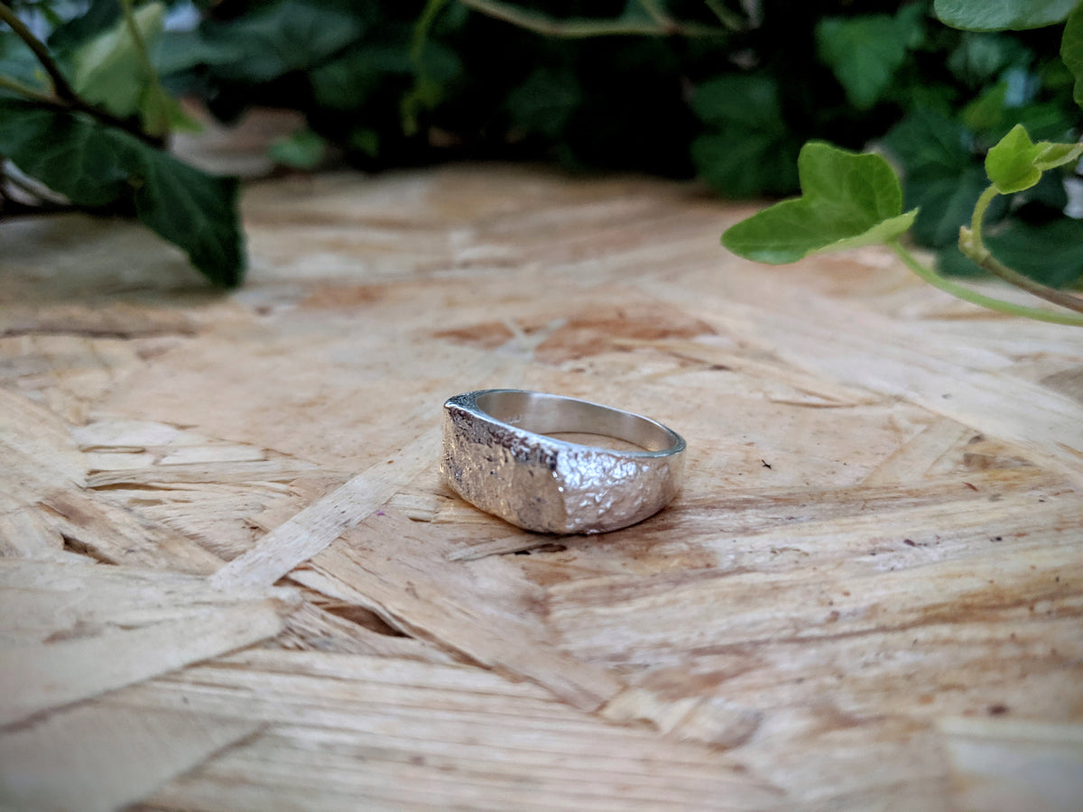 Wee Silver Signet Ring – Luingsmith
